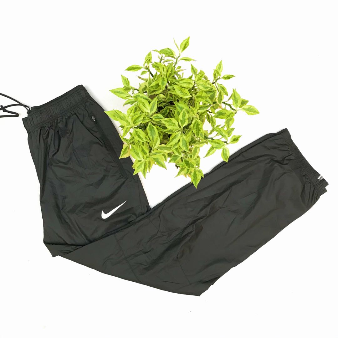 Nike Team Essentials Woven Running Trousers, Men's Fashion, Activewear ...