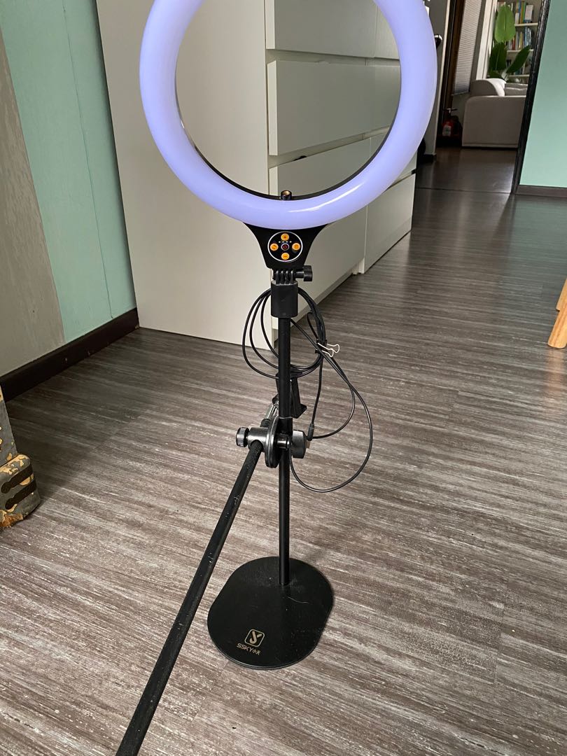 Ring Light with tripod and hp stand, Photography on Carousell