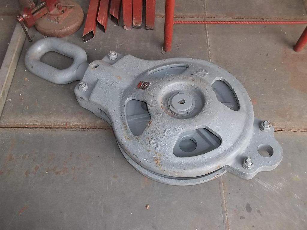 SWL 10T 20T Cast Steel Cargo Block Pulley Block with Swivel Oval Eye ...