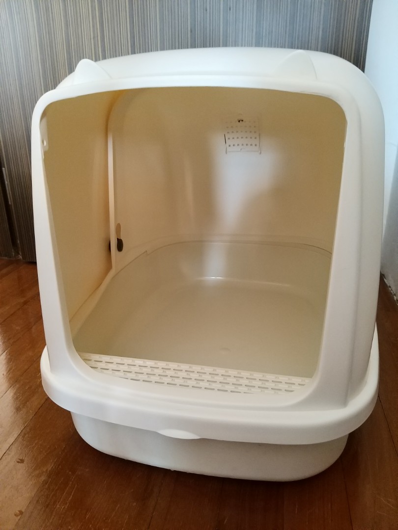 Used litter box ,huge size., Pet Supplies, Homes & Other Pet ...