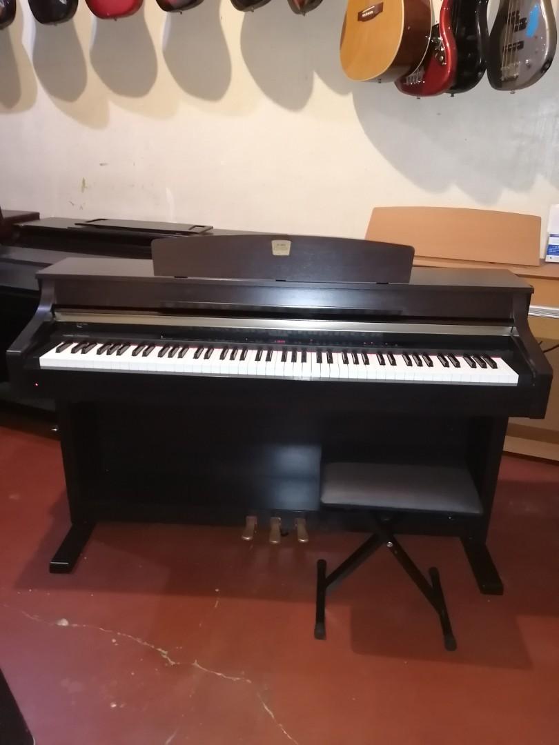 Yamaha Clavinova CLP330, Hobbies & Toys, Music & Media, Musical Instruments on Carousell