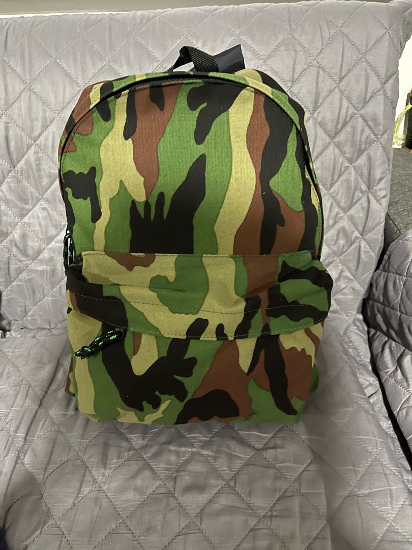 SAlE: Army Green light Backpack, Men's Fashion, Bags, Backpacks on ...