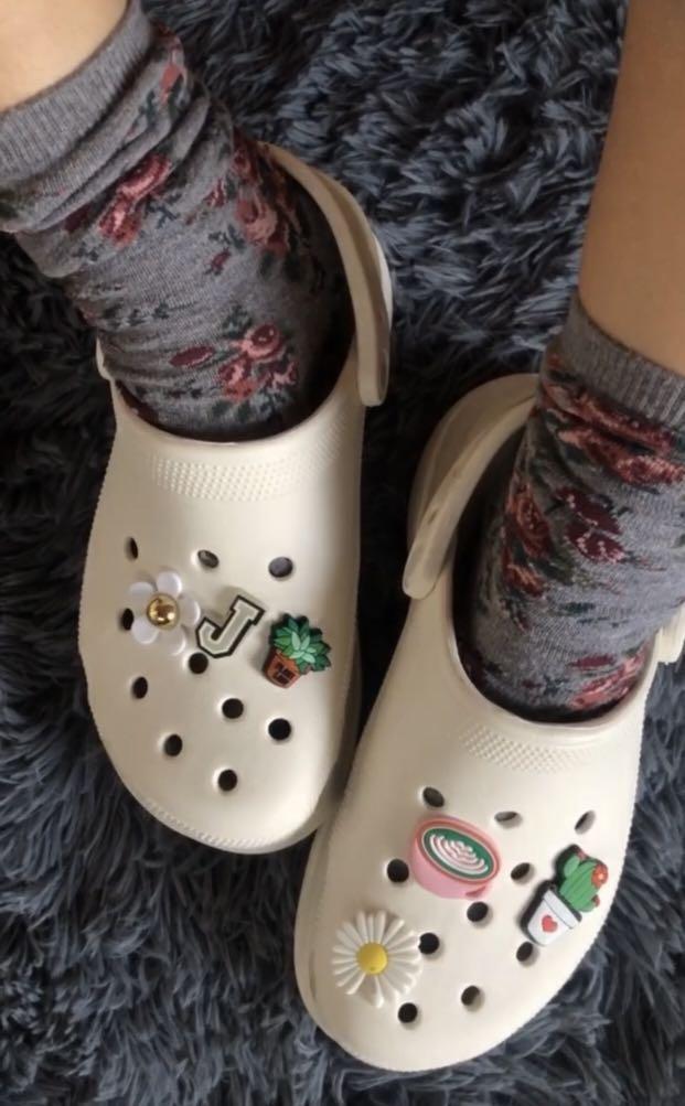 Chunky crocs OEM, Women's Fashion, Footwear, Slippers and slides on ...