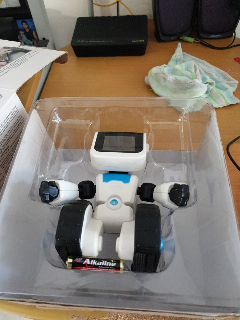 Coji Robot wowwee, Hobbies & Toys, Toys & Games on Carousell