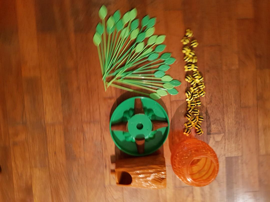 ELC Honey bee tree game, Babies & Kids, Infant Playtime on Carousell