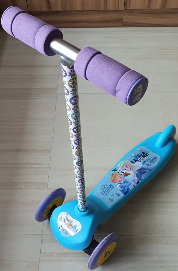 Elsa kids / children scooter, Hobbies & Toys, Toys & Games on Carousell