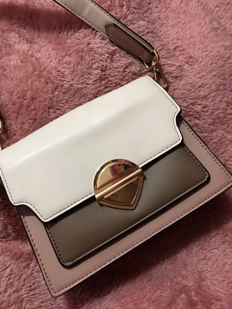 Howru sling bag, Women's Fashion, Bags & Wallets, Cross-body Bags on ...