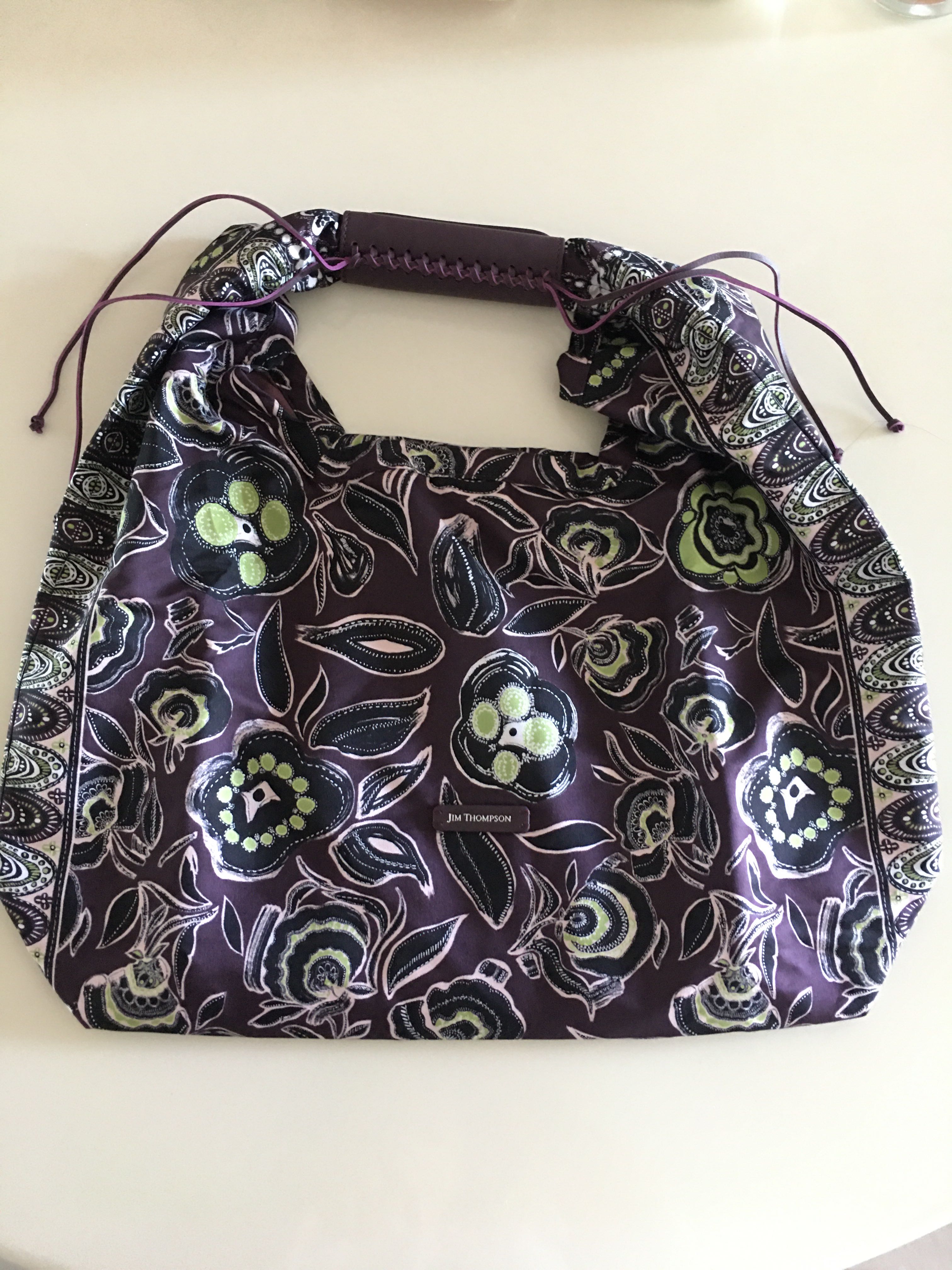 泰國Jim Thompson silk shoulder bag 立體 高貴大方實用, 女裝, 手袋及銀包, Tote Bags ...