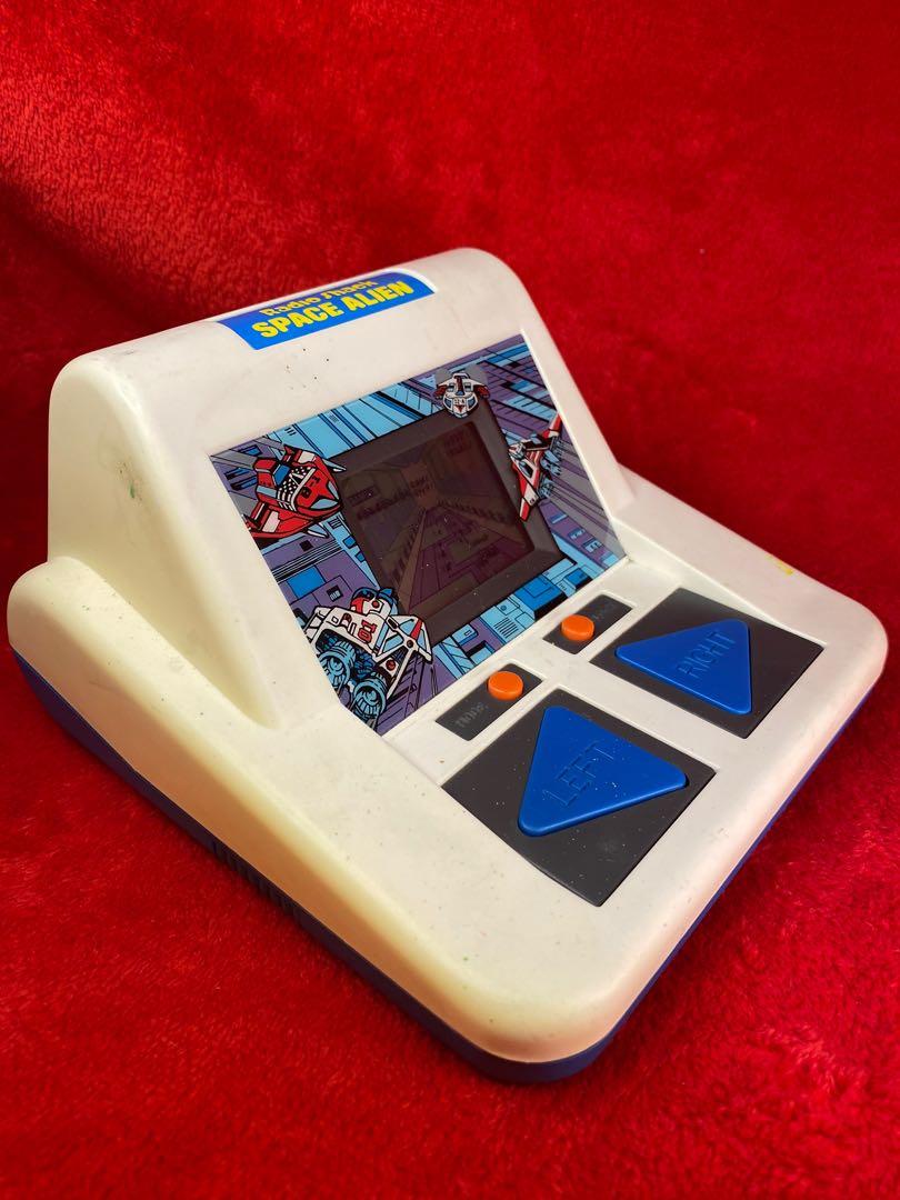 Radio Shack Space Alien Handheld Video Game WORKS! , Hobbies & Toys ...