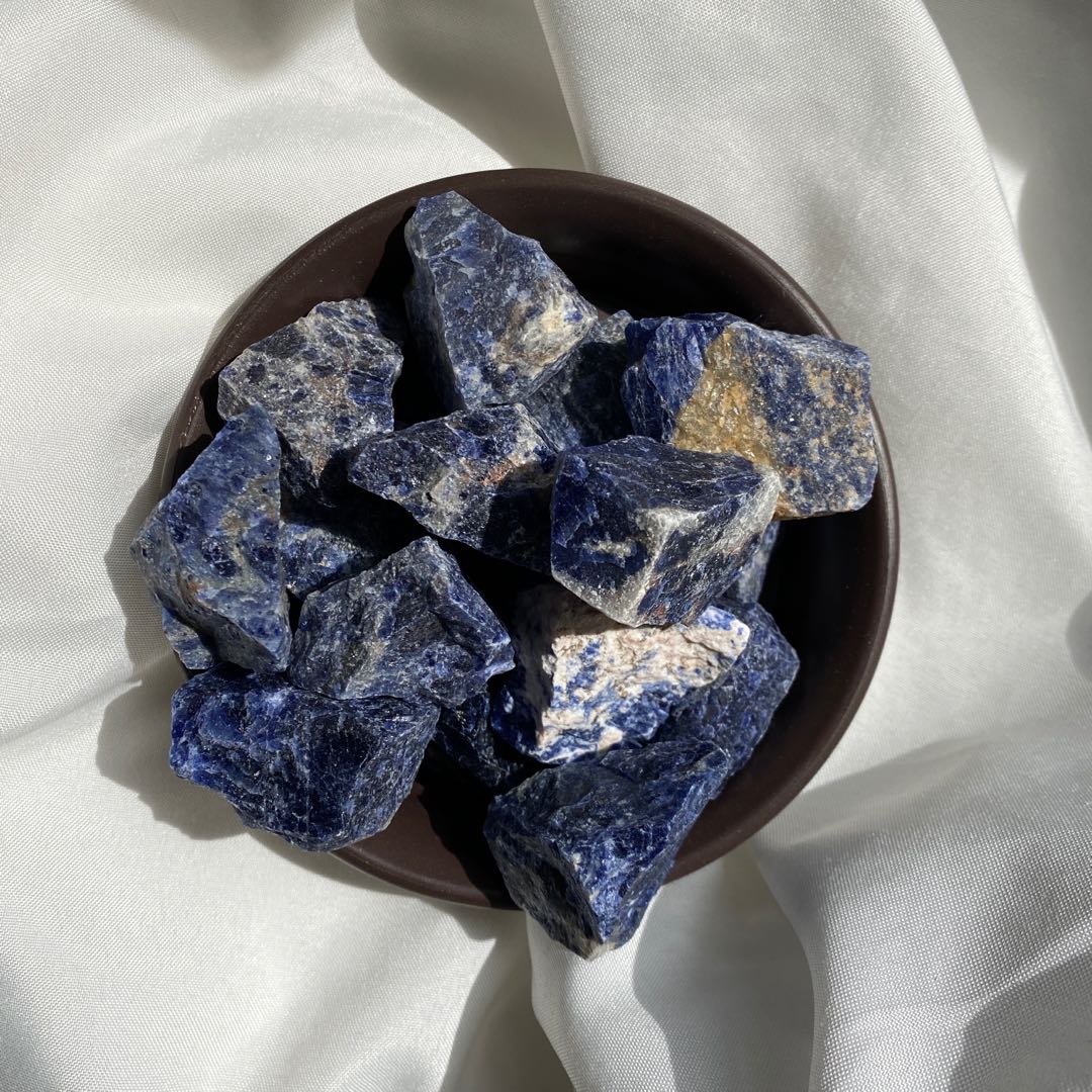 raw sodalite chunks, Hobbies & Toys, Memorabilia & Collectibles ...