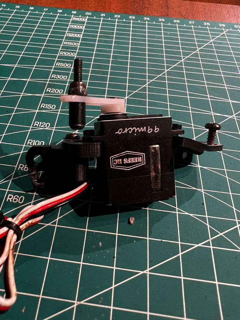 Reefs micro 99 servo, Hobbies & Toys, Toys & Games on Carousell