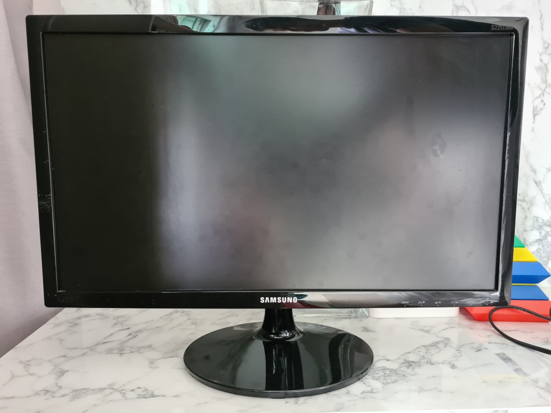 Samsung 21.5 inch monitor 100% functioning, Computers & Tech, Parts ...