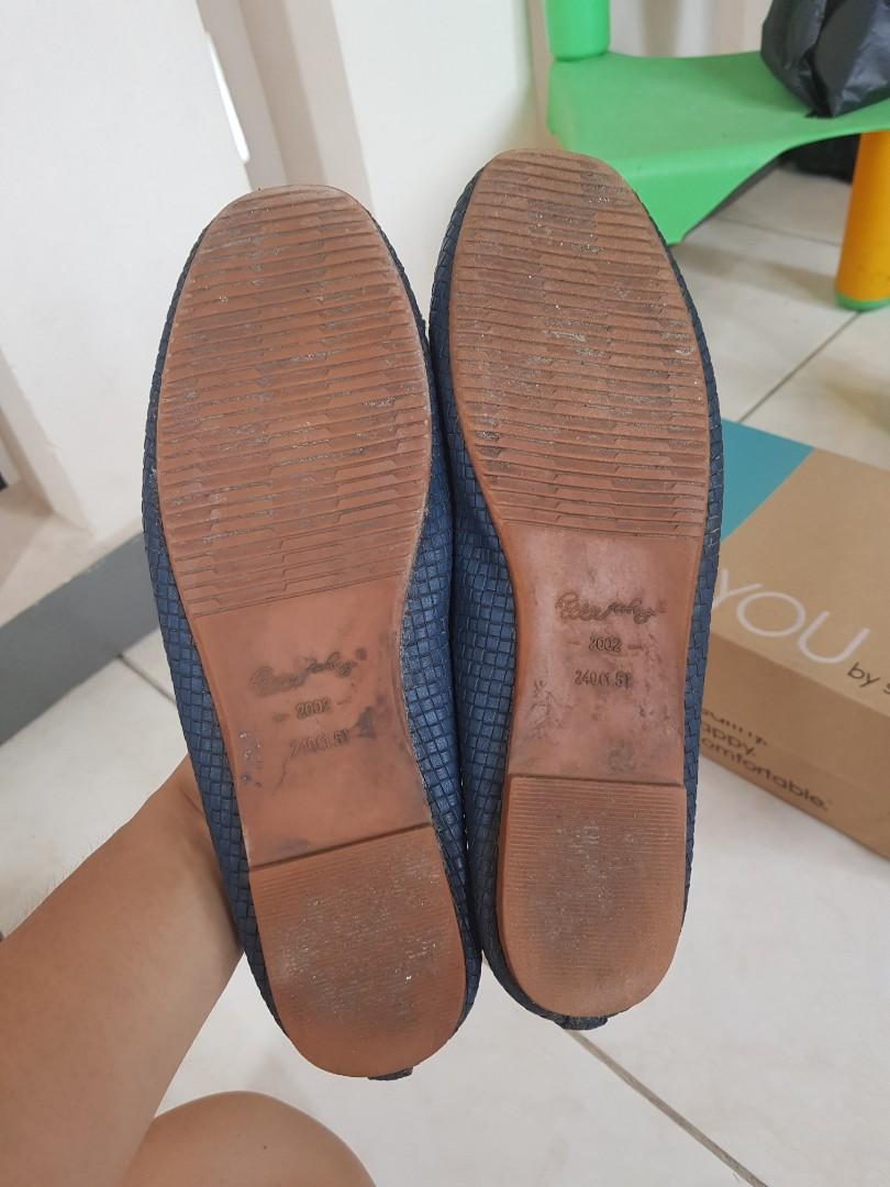 Sepatu teplek, Fesyen Wanita, Sepatu di Carousell