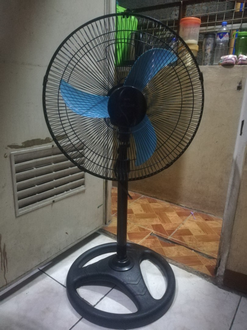 Stand fan, Furniture & Home Living, Lighting & Fans, Fans on Carousell