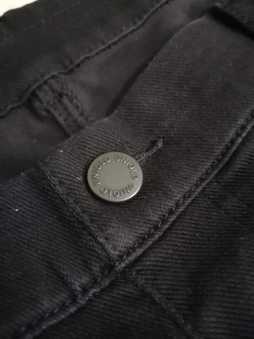 UNIQLO Black maong pants, Women's Fashion, Bottoms, Jeans on Carousell