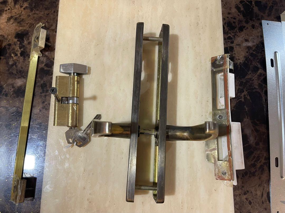 YTL HDB Main Door Lock with Keys, Furniture & Home Living, Security ...