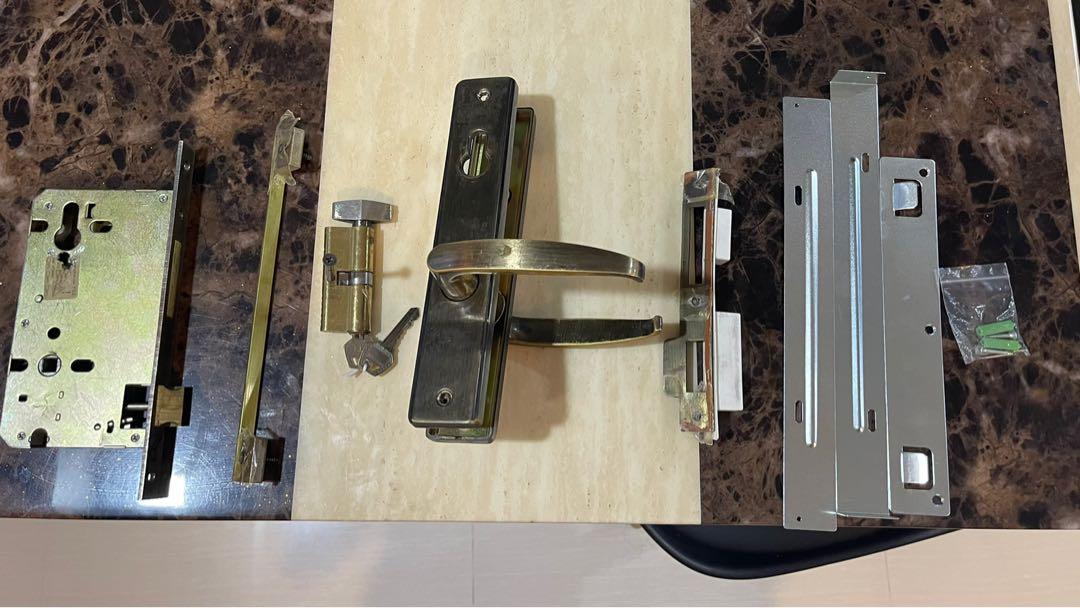 YTL HDB Main Door Lock with Keys, Furniture & Home Living, Security ...