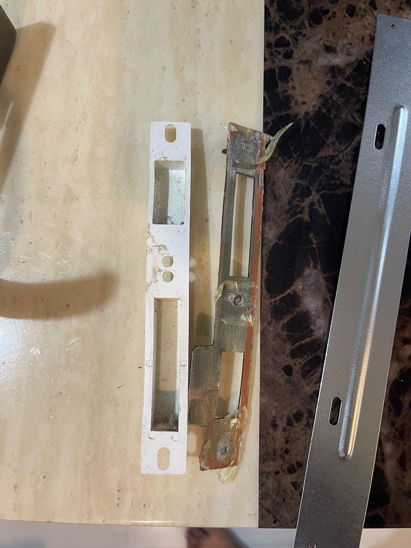 YTL HDB Main Door Lock with Keys, Furniture & Home Living, Security ...