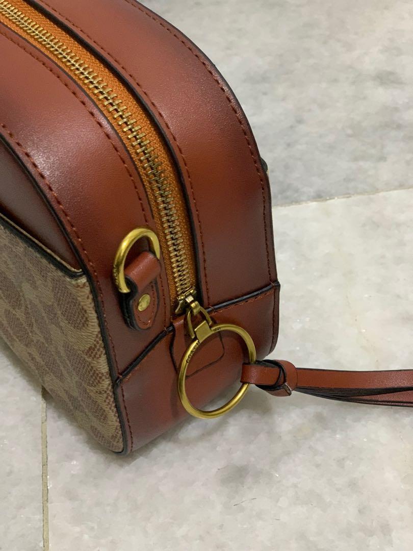 Coach Camera Bag In Signature Canvas, Women's Fashion, Bags & Wallets ...