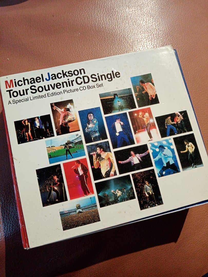 Michael Jackson Tour Souvenir 5 CD Boxset, 興趣及遊戲, 收藏品及紀念品, 明星周邊 - Carousell