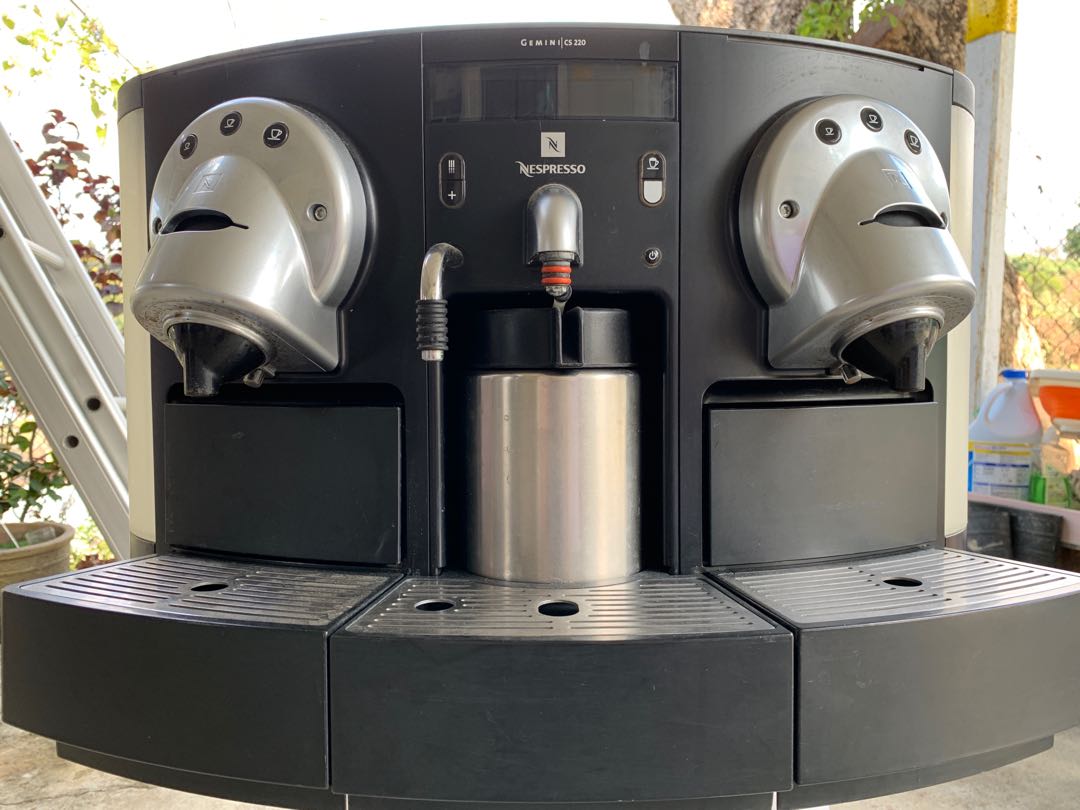Nespresso Gemini CS220, 家庭電器, 廚房電器, 咖啡機及咖啡壺 - Carousell