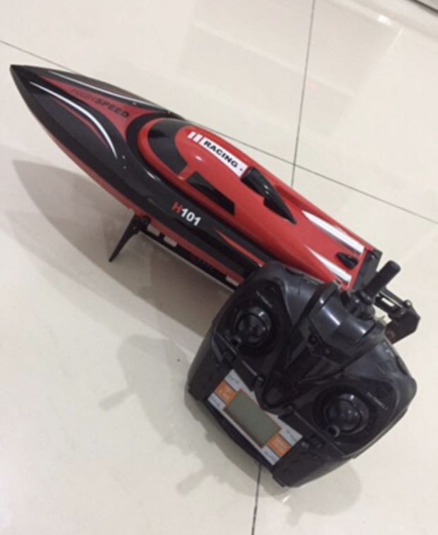 New Stock RC Boat H101 2.4GHz High Speed 30km/hour 360 degree flip with ...
