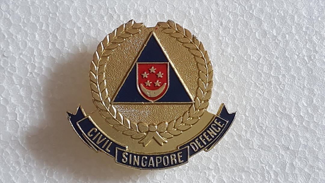 Singapore Civil Defence Cap Badge, Hobbies & Toys, Memorabilia ...