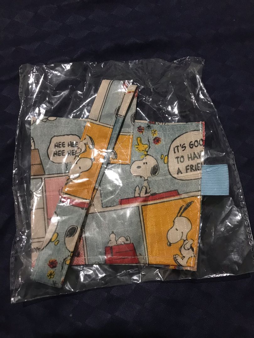 Snoopy Bubble Tea Carrier, Everything Else on Carousell