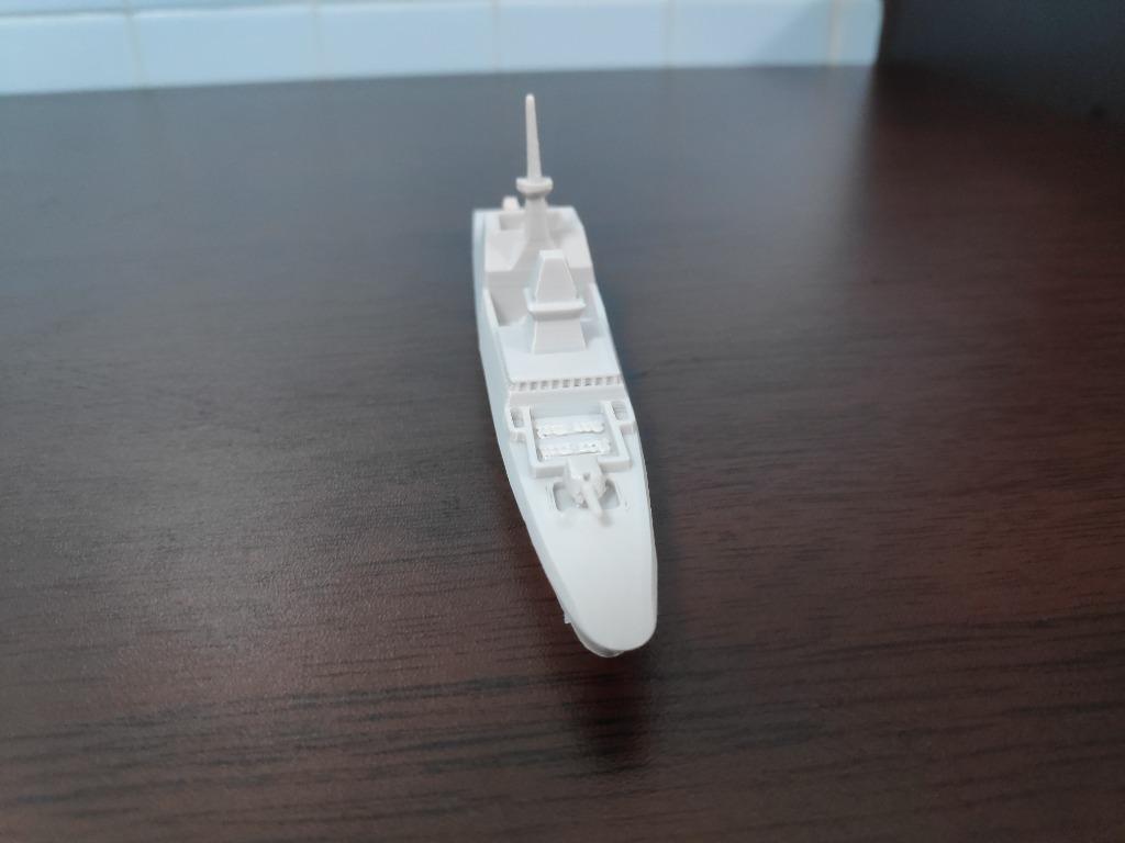 RSN Formidable Class Frigate (1:700 Scale), Hobbies & Toys, Toys ...