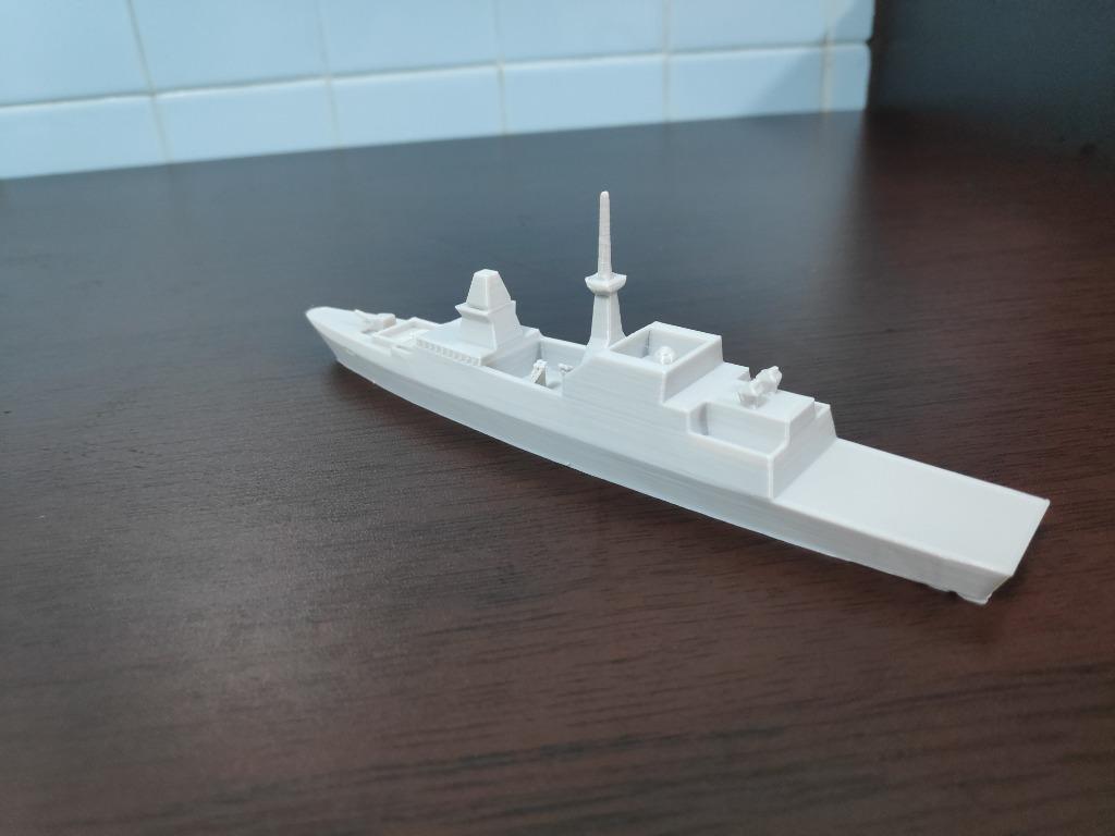 RSN Formidable Class Frigate (1:700 Scale), Hobbies & Toys, Toys ...