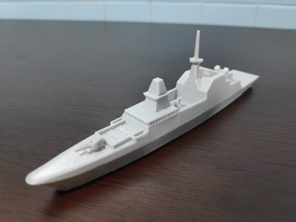 RSN Formidable Class Frigate (1:700 Scale), Hobbies & Toys, Toys ...
