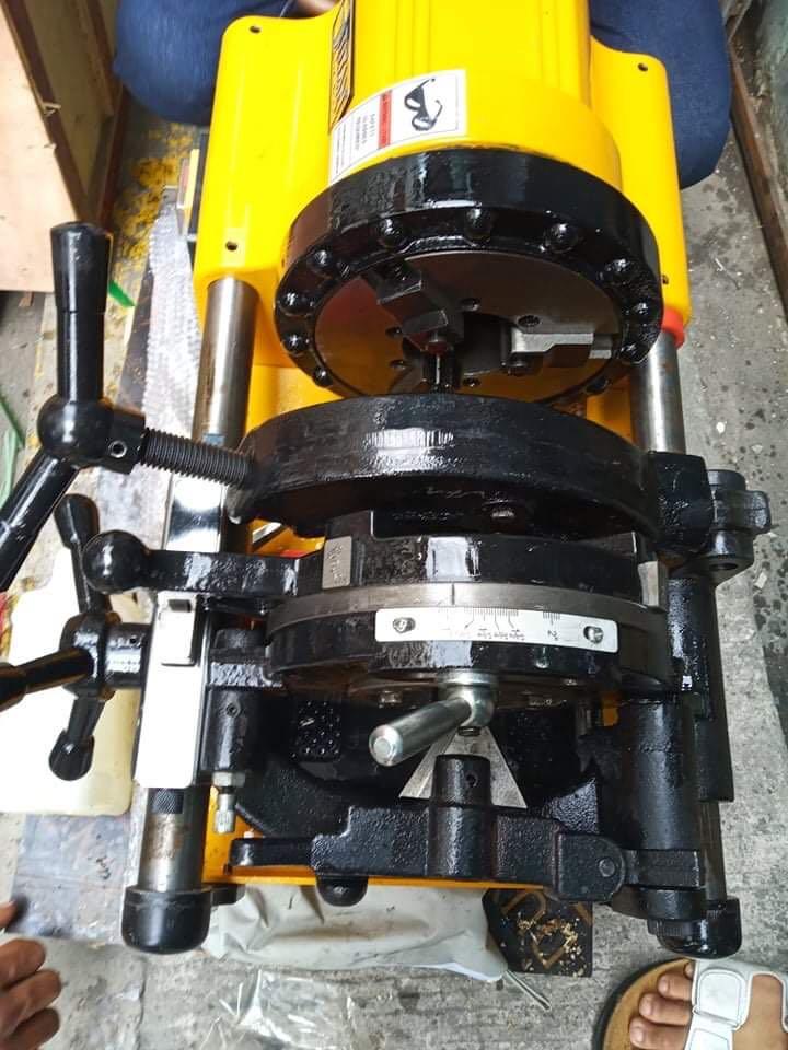 Titan machine pipe threader, Furniture & Home Living, Home Improvement ...