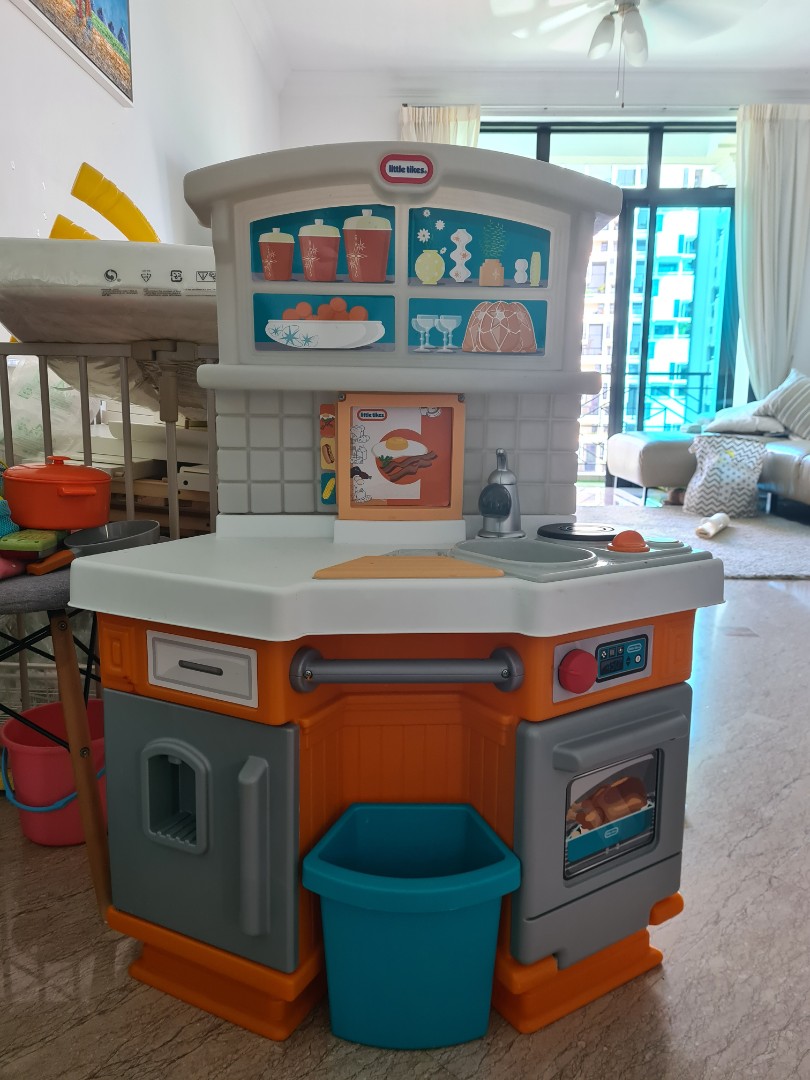 Little Tikes Kitchen set, Hobbies & Toys, Toys & Games on Carousell
