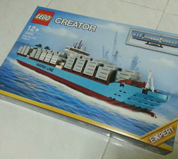 Maersk TRIPLE E Container Ship LEGO 10241, Hobbies & Toys, Toys & Games ...