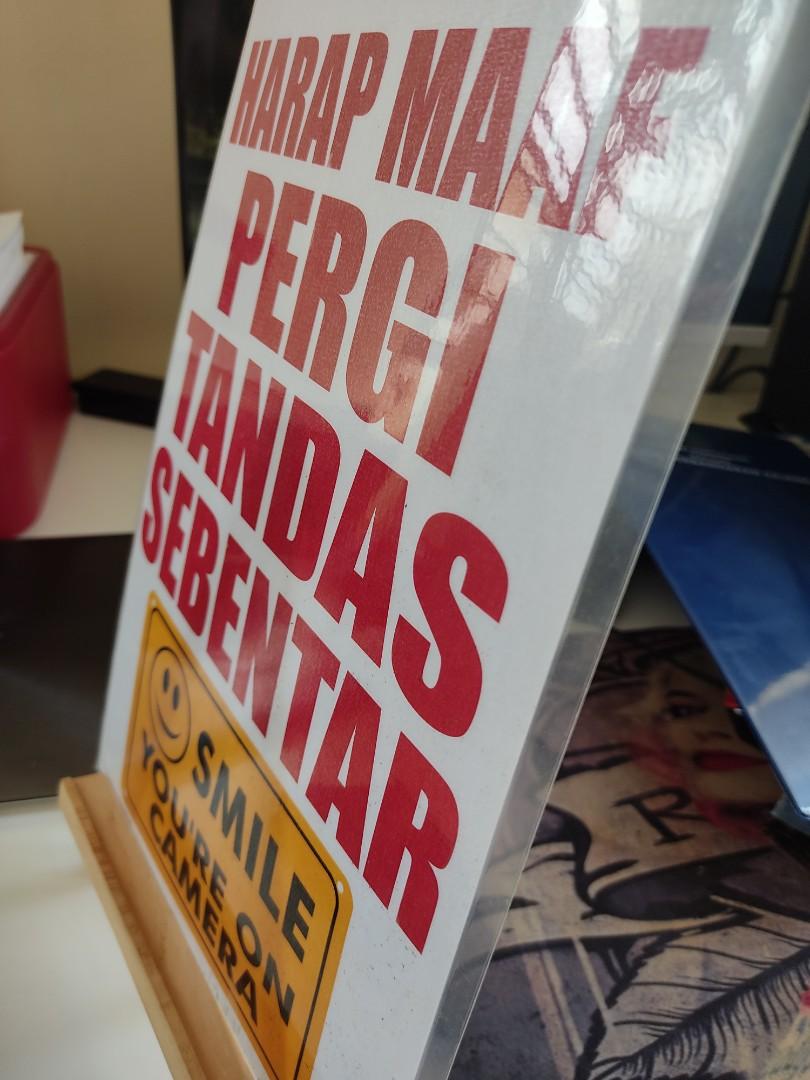 Pergi Tandas Sebentar Sign with Stand, Hobbies & Toys, Stationery ...
