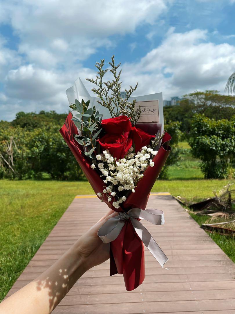Single stalk 1 rose bouquet for Valentine’s day, Hobbies & Toys ...