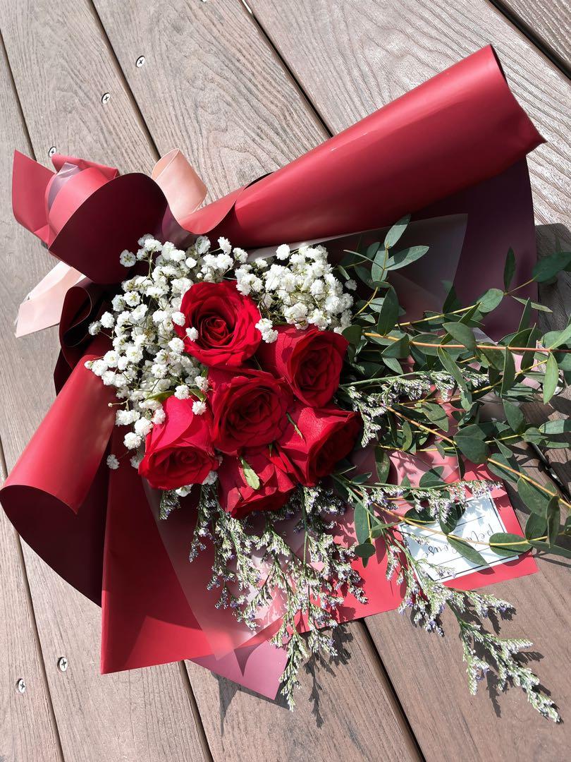 Single stalk 1 rose bouquet for Valentine’s day, Hobbies & Toys ...