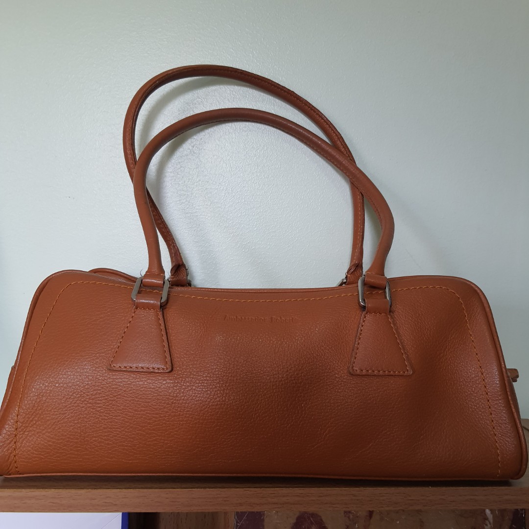 Ambassador Roberta Doctors Bag Handbag, Women's Fashion, Bags & Wallets ...