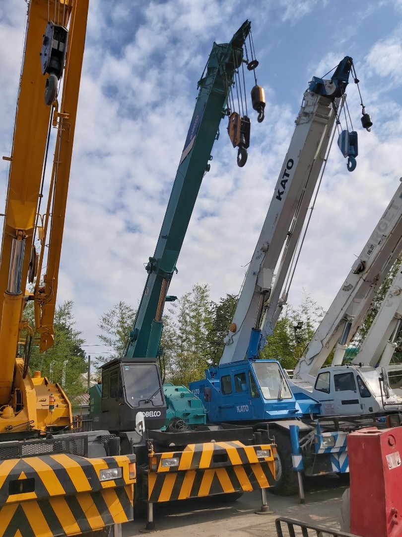 Cranes Different Types, Special Vehicles, Heavy Vehicles on Carousell