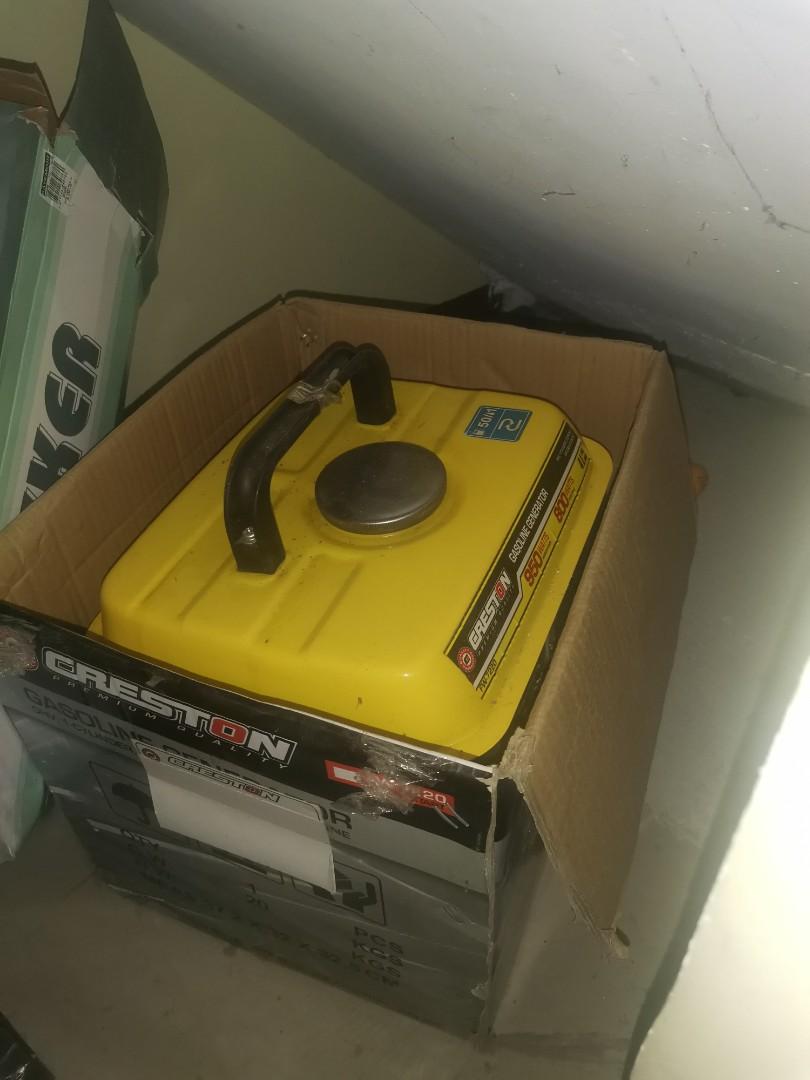 Creston 950 watts generator, Commercial & Industrial, Construction ...