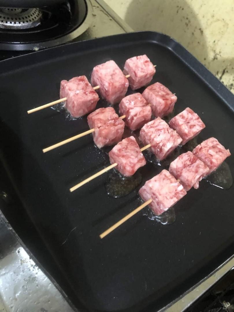 Kuchidoke Suteki Beef Wagyu Cubes, Food & Drinks, Local Eats on Carousell