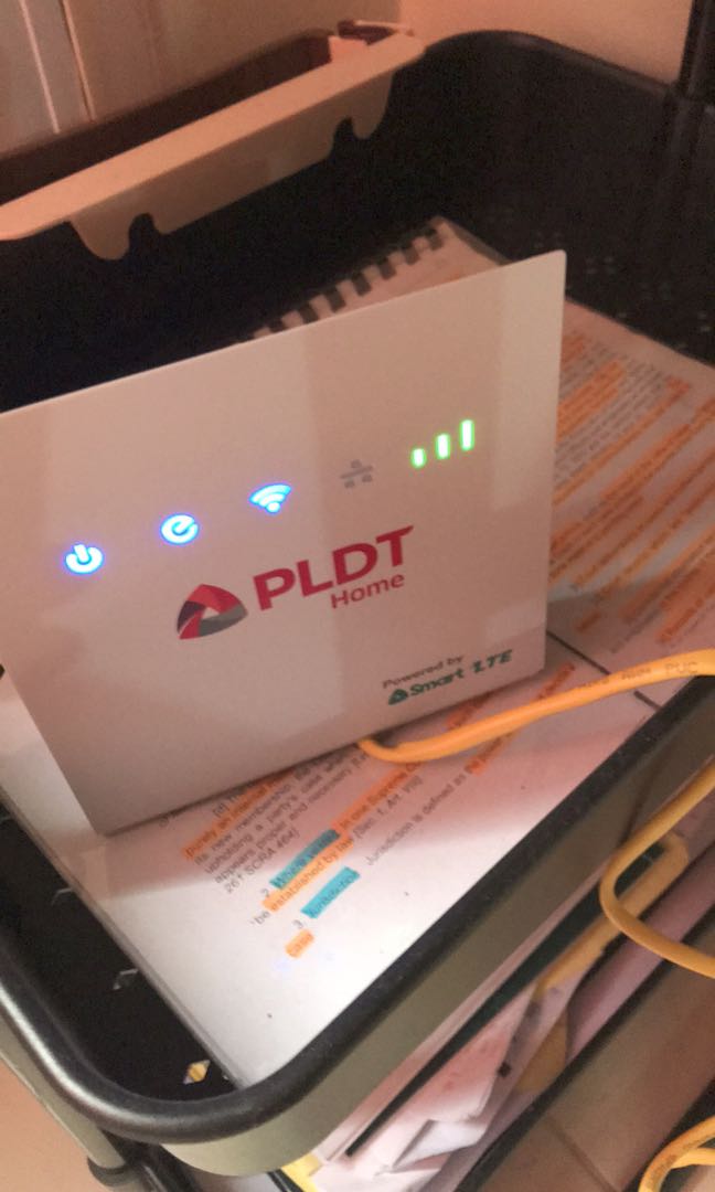 PLDT Home Prepaid Wifi with FREE 40gb load!!! (Complete w/ box, charger ...
