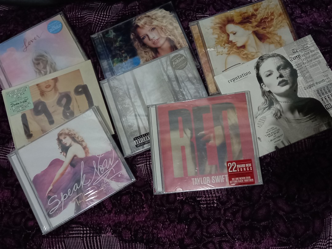 Taylor swift bundle, Hobbies & Toys, Music & Media, Music Accessories ...