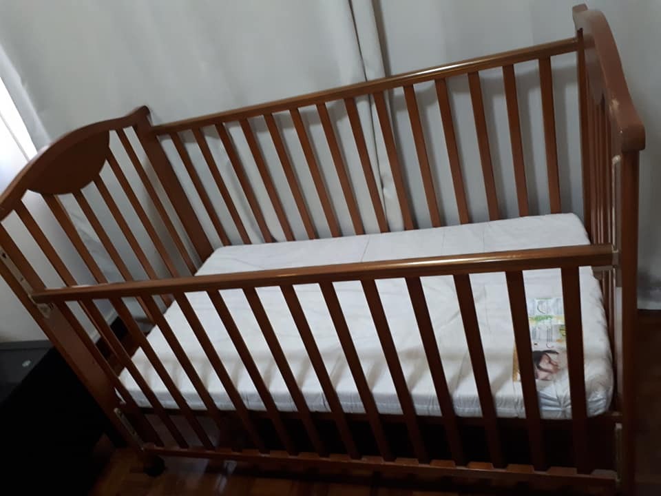 Convertible cot with adjustable rails, Babies & Kids, Baby Nursery ...