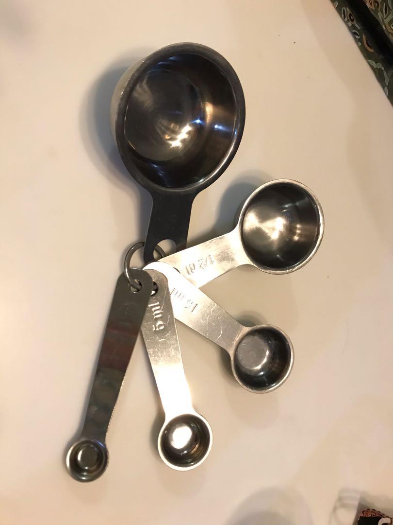 5 metal metric measuring cups, Furniture & Home Living, Kitchenware ...