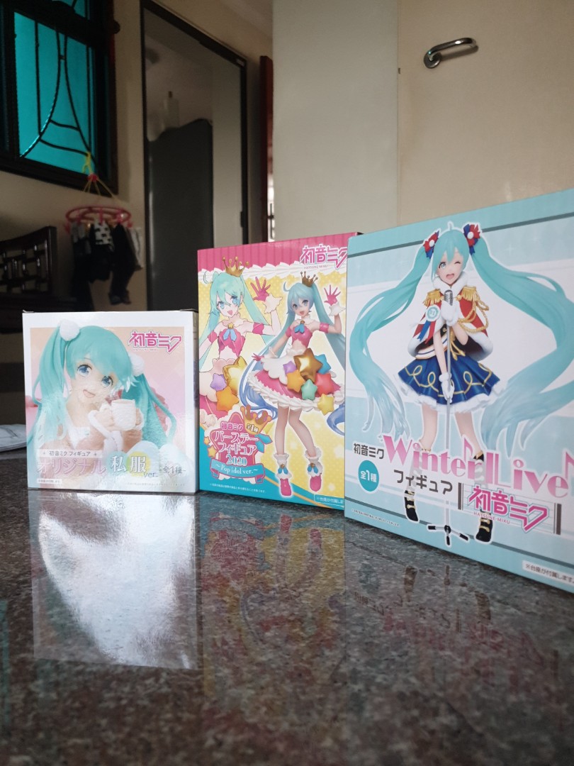Hatsune Miku Bundle (of 2 - $35 , of 3 - $50), Hobbies & Toys, Toys ...