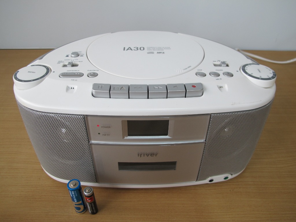 iriver IA30 Digital Analog Radio Audio Cassette Portable CD Player ...