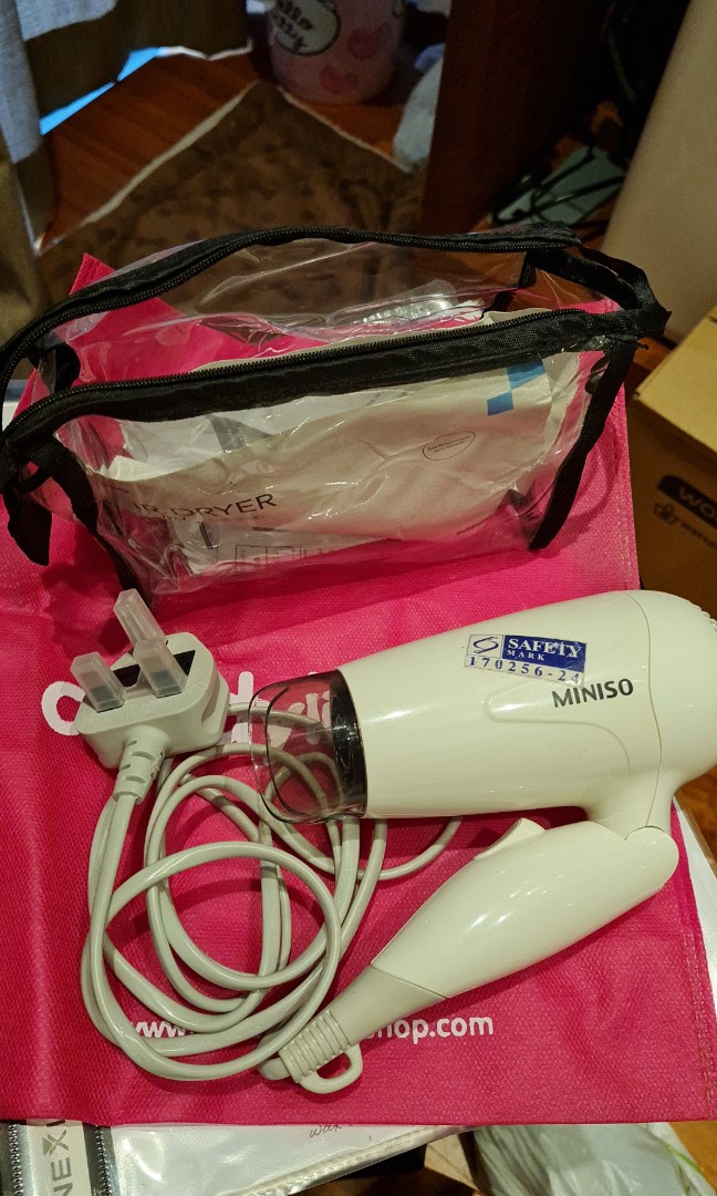 Miniso Hair Dryer, Beauty & Personal Care, Hair on Carousell