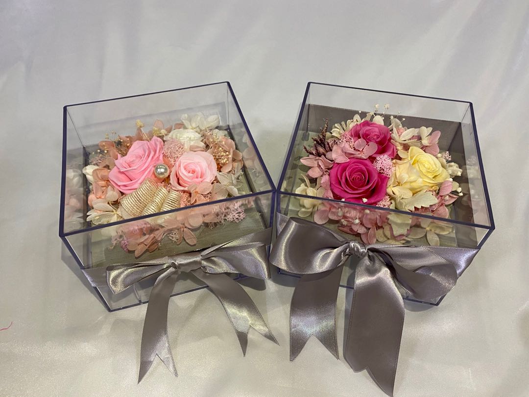 preserved roses acrylic case, Hobbies & Toys, Stationery & Craft ...