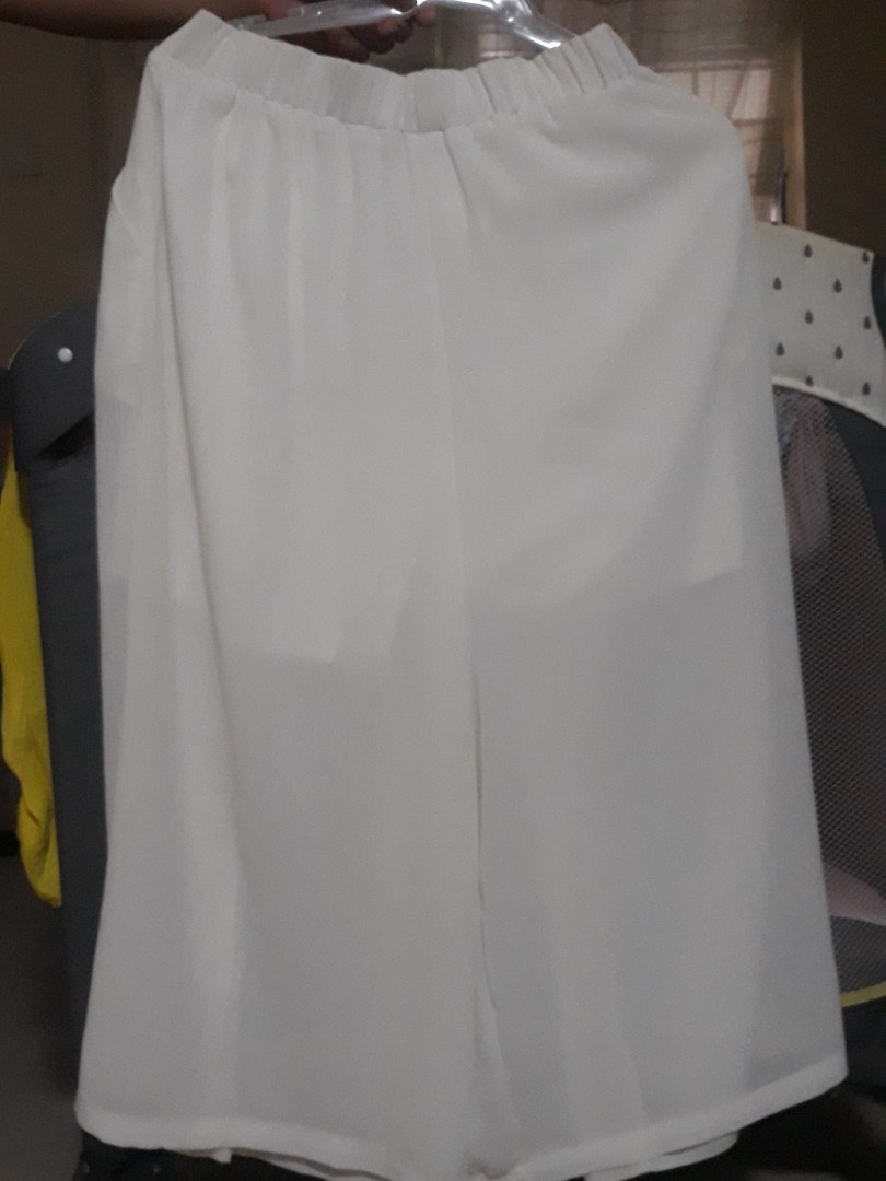 White Squarepants, Women's Fashion, Bottoms, Other Bottoms on Carousell